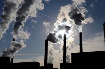 Fossil fuel air pollution causes one in five deaths every year ...